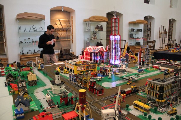 Ethnologia Galactica, cea mai mare expoziție Lego din România, revine ...