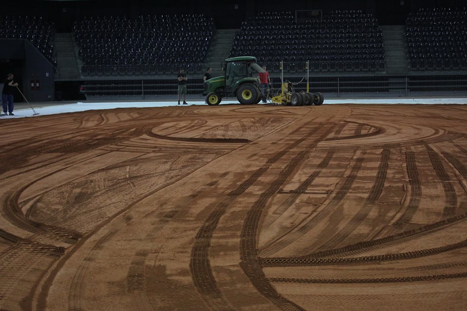 Se toarnă zgura în Polivalentă - Transilvania Reporter